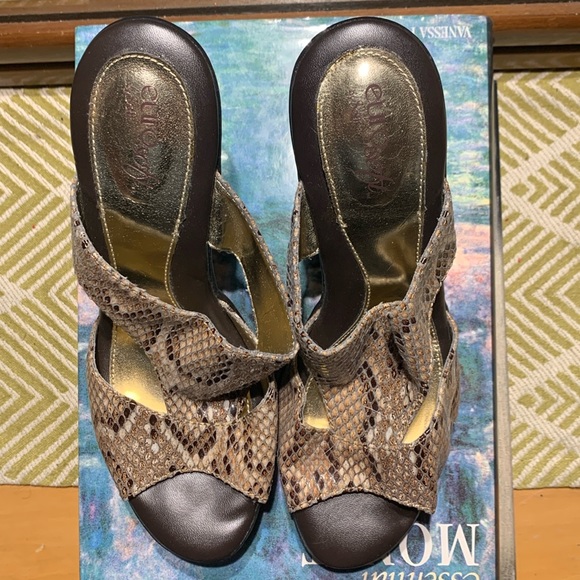 Sofft | Shoes | Sofft Eurosoft Valma Platform Snakeskin Sandal Size 7 ...